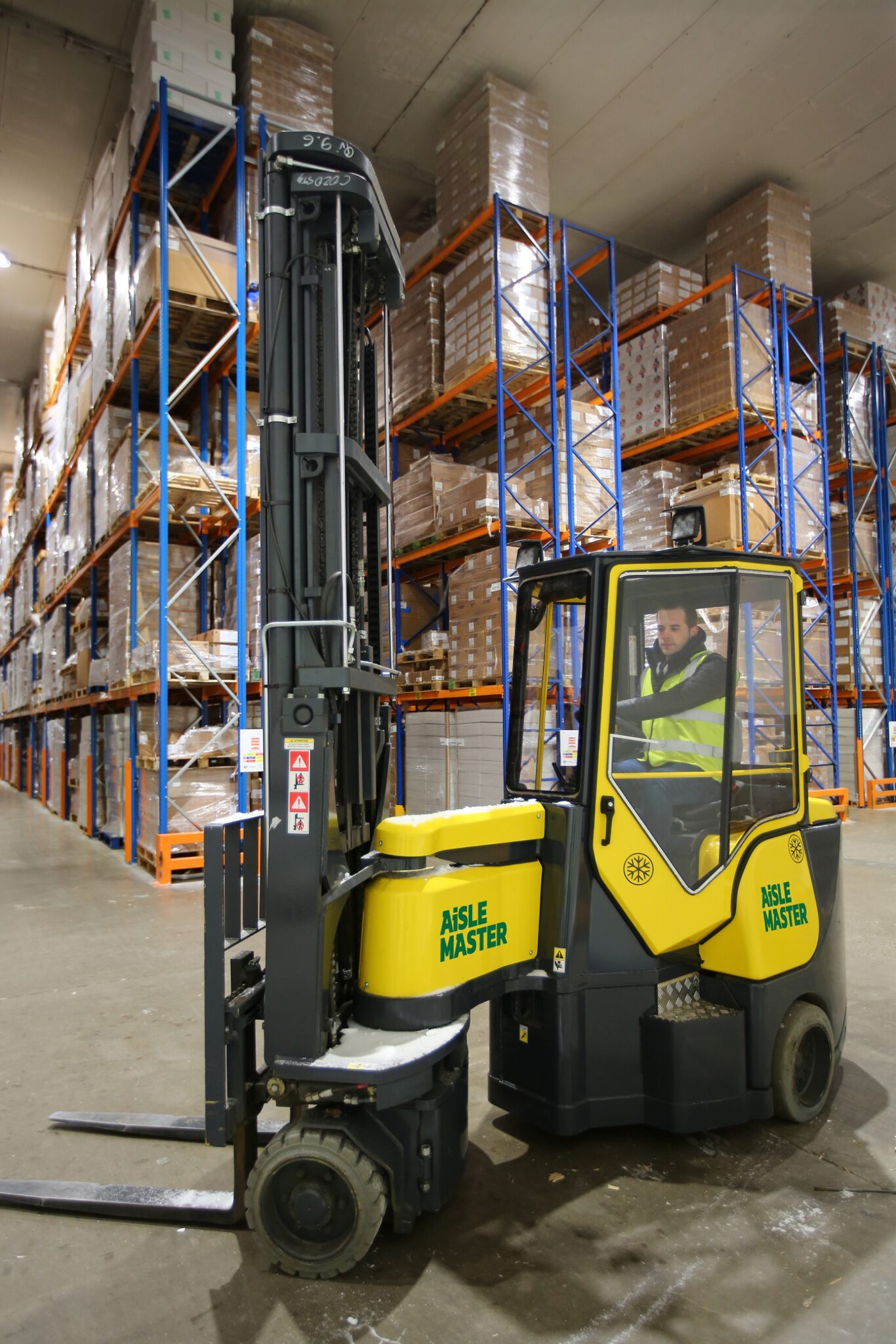 Aisle Master Cold Storage- Easy Street MHE